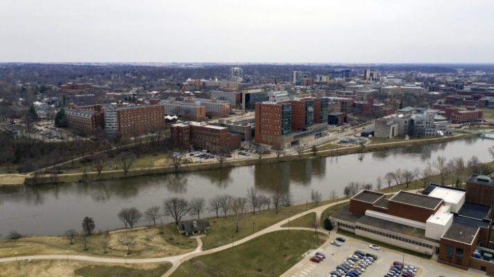 16 Pros and Cons of Living in Iowa City, IA (2026 Updated)
